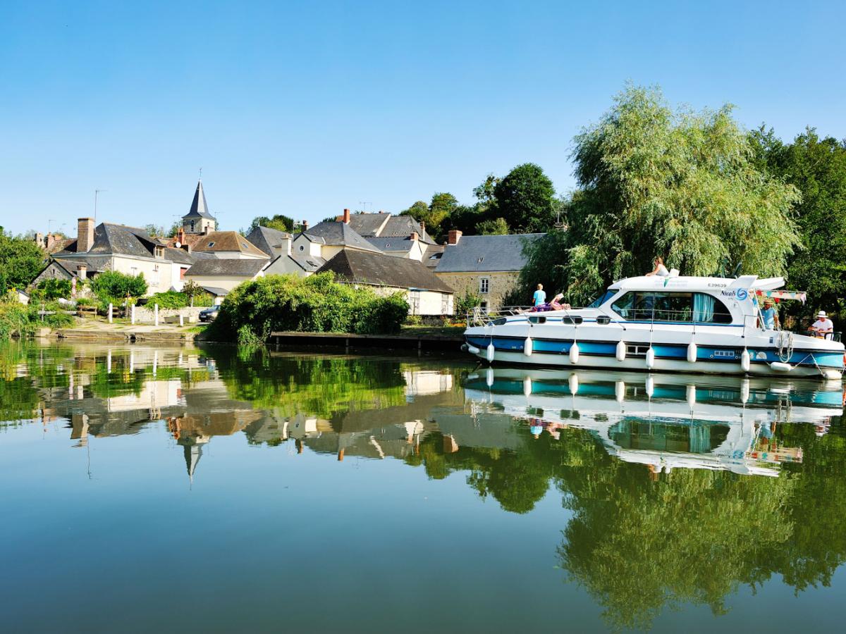 Discovering Solesmes Abbey from the banks of the Sarthe! | Office de ...